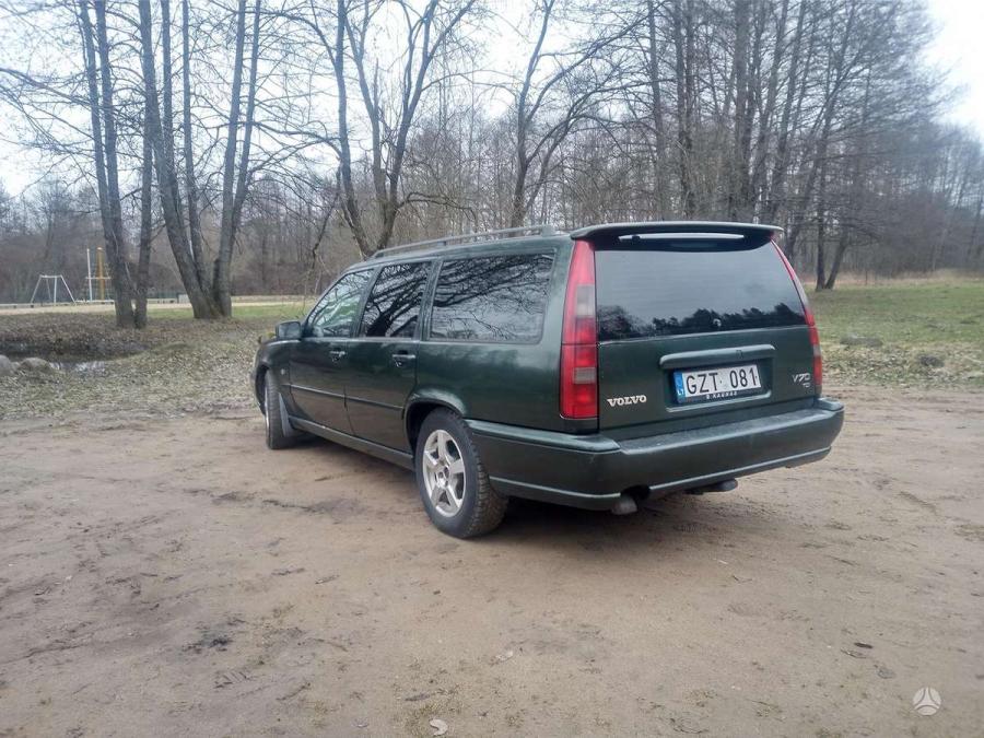 Зеленый Вольво В70 1997 в Вильнюс, объемом двигателя 2.50 л и пробегом 380 тыс. км за 600 €, фото 4 на AUTOMOTO.COM.LV