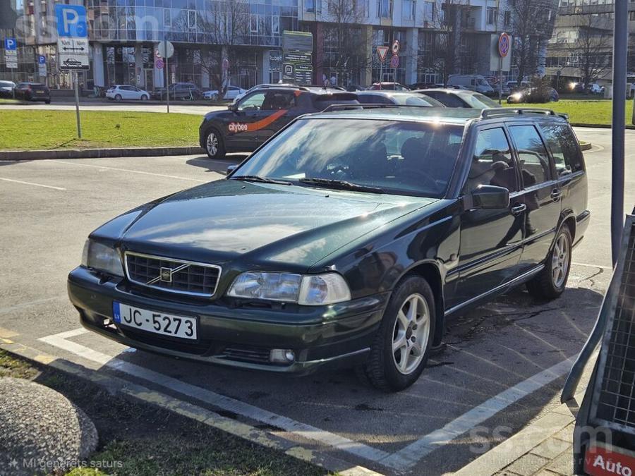 Zaļš Volvo V70 1998 Rīga, ar dzinēja tilpumu 2.50 L un nobraukumu 413 tūkst. km par 3250 €, foto 1 vietnē AUTOMOTO.COM.LV