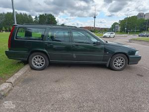 Green Volvo V70 1998 in Vilnius, with an engine capacity of 2.50 L and mileage of 500 thousand km for 1100 €, photo 4 on AUTOMOTO.COM.LV