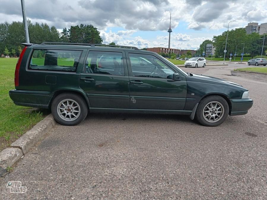 Green Volvo V70 1998 in Vilnius, with an engine capacity of 2.50 L and mileage of 500 thousand km for 1100 €, photo 4 on AUTOMOTO.COM.LV
