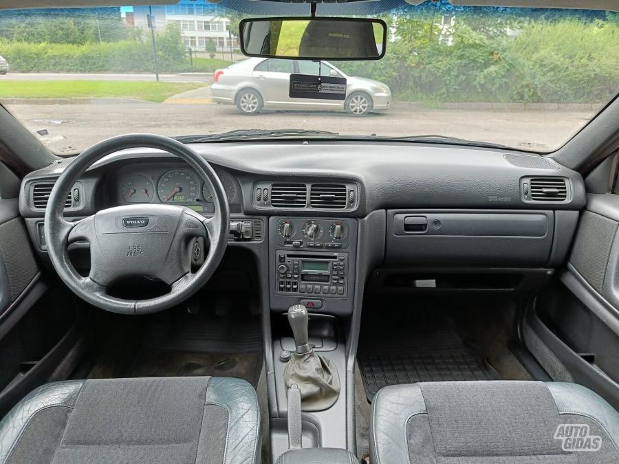 Green Volvo V70 1998 in Vilnius, with an engine capacity of 2.50 L and mileage of 500 thousand km for 1100 €, photo 6 on AUTOMOTO.COM.LV