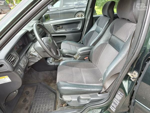 Green Volvo V70 1998 in Vilnius, with an engine capacity of 2.50 L and mileage of 500 thousand km for 1100 €, photo 7 on AUTOMOTO.COM.LV