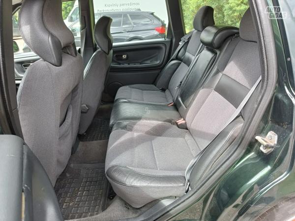 Green Volvo V70 1998 in Vilnius, with an engine capacity of 2.50 L and mileage of 500 thousand km for 1100 €, photo 8 on AUTOMOTO.COM.LV