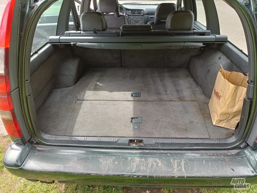 Green Volvo V70 1998 in Vilnius, with an engine capacity of 2.50 L and mileage of 500 thousand km for 1100 €, photo 14 on AUTOMOTO.COM.LV