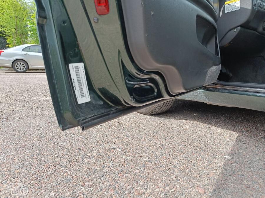 Green Volvo V70 1998 in Vilnius, with an engine capacity of 2.50 L and mileage of 500 thousand km for 1100 €, photo 16 on AUTOMOTO.COM.LV