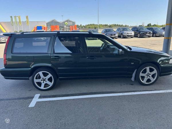 Zaļš Volvo V70 1998 Panevēža, ar dzinēja tilpumu 2.46 L un nobraukumu 345 tūkst. km par 1000 €, foto 7 vietnē AUTOMOTO.COM.LV