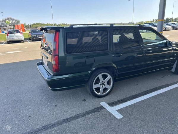 Zaļš Volvo V70 1998 Panevēža, ar dzinēja tilpumu 2.46 L un nobraukumu 345 tūkst. km par 1000 €, foto 8 vietnē AUTOMOTO.COM.LV