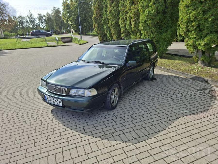 Зеленый Вольво В70 1998 в Салдус, объемом двигателя 2.50 л и пробегом 471 тыс. км за 1200 €, фото 3 на AUTOMOTO.COM.LV