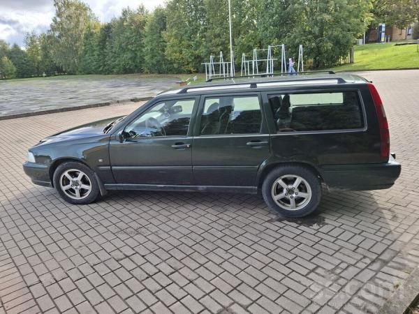 Green Volvo V70 1998 in Saldus, with an engine capacity of 2.50 L and mileage of 471 thousand km for 1200 €, photo 4 on AUTOMOTO.COM.LV