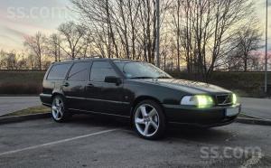 Zaļš Volvo V70 1998 Jēkabpils, ar dzinēja tilpumu 2.50 L un nobraukumu 385 tūkst. km par 1150 €, foto  vietnē AUTOMOTO.COM.LV