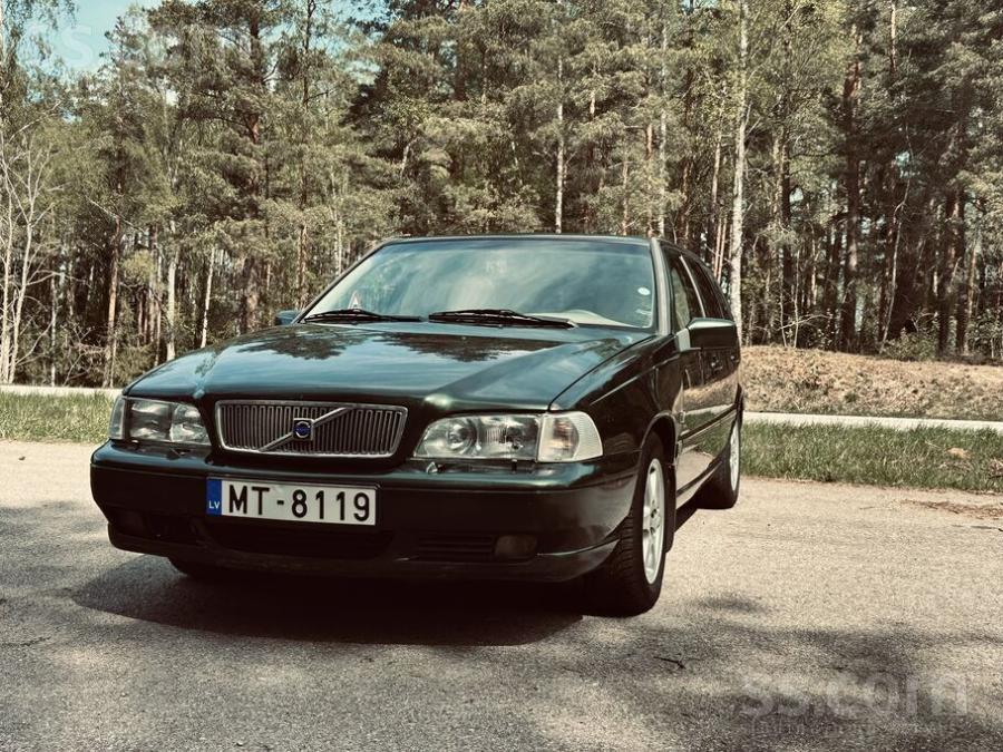 Зеленый Вольво В70 1999 в Рига, объемом двигателя 2.50 л и пробегом 377 тыс. км за 3700 €, фото 1 на AUTOMOTO.COM.LV