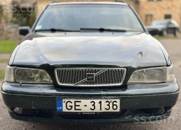 Зеленый Вольво В70 1999 в Елгава, объемом двигателя 2.50 л и пробегом 380 тыс. км за 700 €, фото 2 на AUTOMOTO.COM.LV