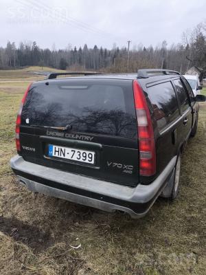 Green Volvo V70 1999 in Aluksne, with an engine capacity of 2.30 L and mileage of 247 thousand km for 1500 €, photo 4 on AUTOMOTO.COM.LV