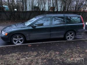 Zaļš Volvo V70 2000 Rīga, ar dzinēja tilpumu 2.40 L un nobraukumu 216 tūkst. km par 1550 €, foto  vietnē AUTOMOTO.COM.LV