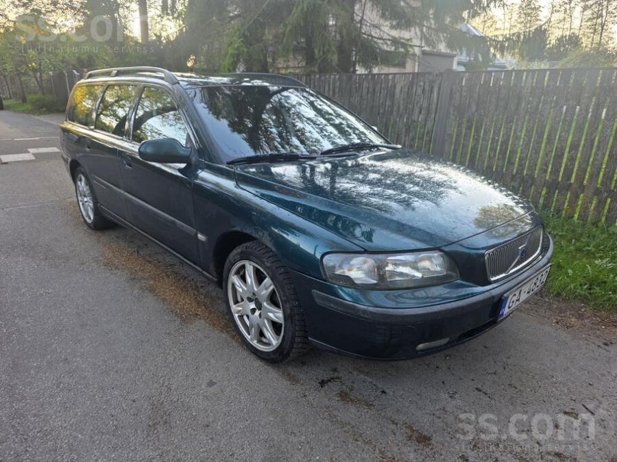 Зеленый Вольво В70 2000 в Рига, объемом двигателя 2.50 л и пробегом 450 тыс. км за 950 €, фото 1 на AUTOMOTO.COM.LV