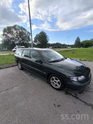 Zaļš Volvo V70 2000 Rīga, ar dzinēja tilpumu 2.40 L un nobraukumu 508 tūkst. km par 1000 €, foto 4 vietnē AUTOMOTO.COM.LV