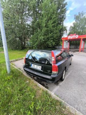Zaļš Volvo V70 2000 Rīga, ar dzinēja tilpumu 2.40 L un nobraukumu 508 tūkst. km par 1000 €, foto 5 vietnē AUTOMOTO.COM.LV