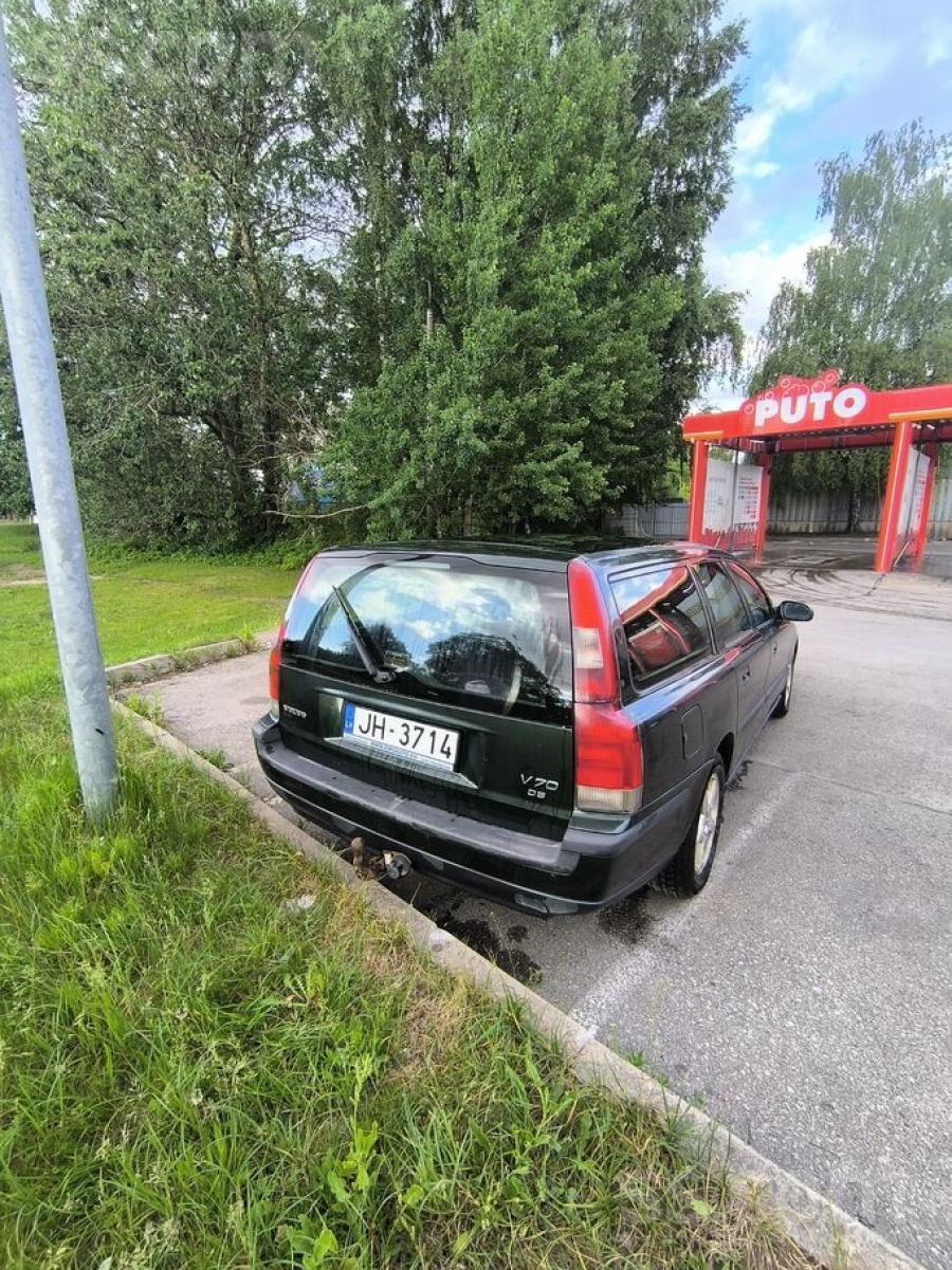 Zaļš Volvo V70 2000 Rīga, ar dzinēja tilpumu 2.40 L un nobraukumu 508 tūkst. km par 1000 €, foto 5 vietnē AUTOMOTO.COM.LV