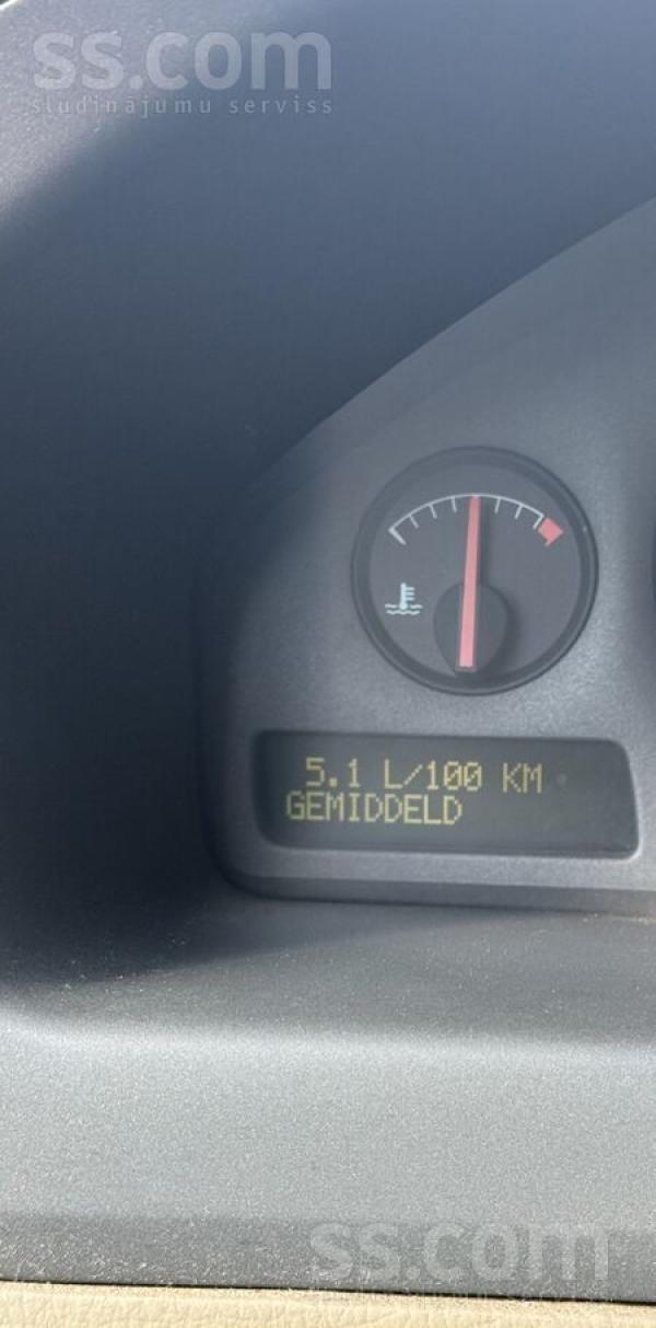 Zaļš Volvo V70 2000 Rīga, ar dzinēja tilpumu 2.50 L un nobraukumu 356 tūkst. km par 1500 €, foto 9 vietnē AUTOMOTO.COM.LV