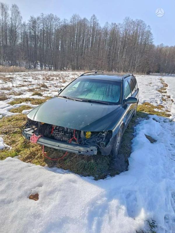 Зеленый Вольво В70 2000 в Тракай, объемом двигателя 2.32 л и пробегом 300 тыс. км за 650 €, фото 1 на AUTOMOTO.COM.LV