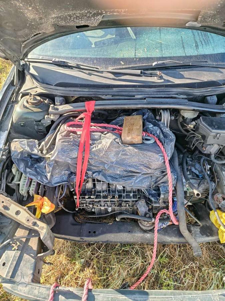 Green Volvo V70 2000 in Trakai, with an engine capacity of 2.32 L and mileage of 300 thousand km for 650 €, photo 3 on AUTOMOTO.COM.LV