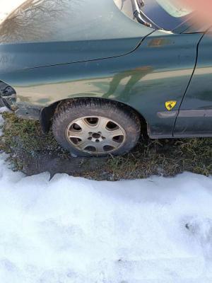 Green Volvo V70 2000 in Trakai, with an engine capacity of 2.32 L and mileage of 300 thousand km for 650 €, photo 6 on AUTOMOTO.COM.LV