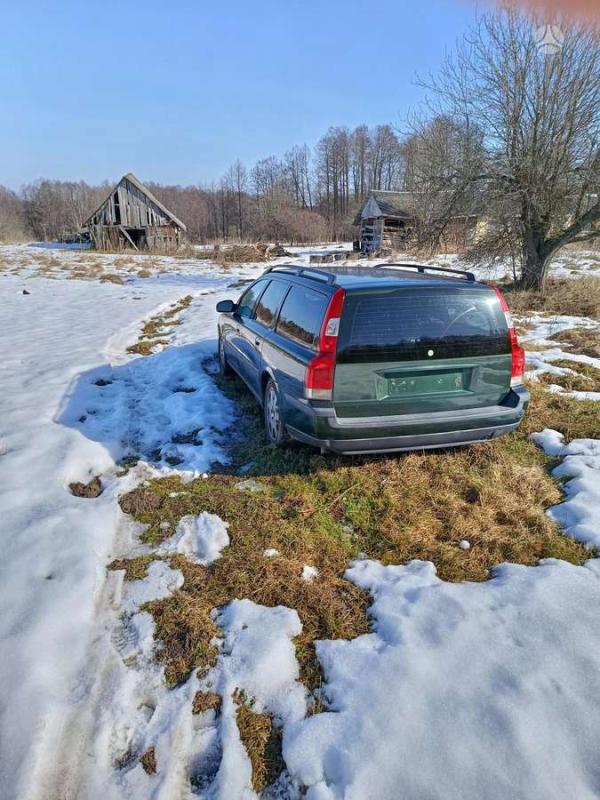 Зеленый Вольво В70 2000 в Тракай, объемом двигателя 2.32 л и пробегом 300 тыс. км за 650 €, фото 6 на AUTOMOTO.COM.LV