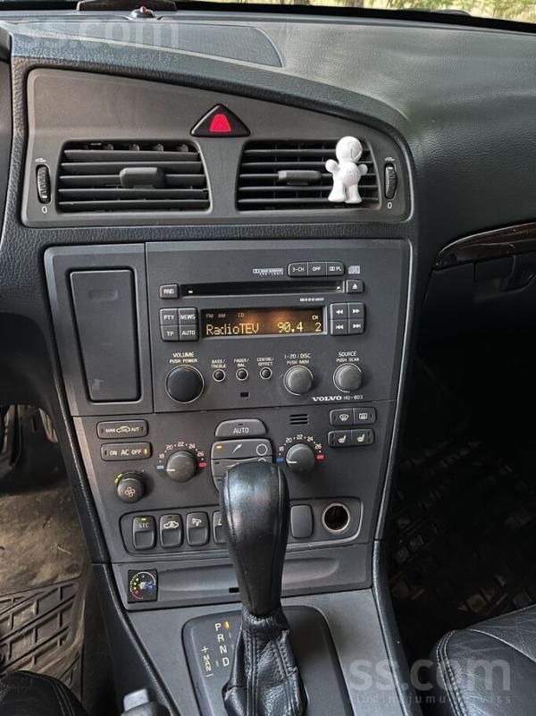 Zaļš Volvo V70 2000 Kuldīga, ar dzinēja tilpumu 2.40 L un nobraukumu 379 tūkst. km par 1270 €, foto 4 vietnē AUTOMOTO.COM.LV