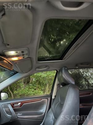 Green Volvo V70 2000 in Kuldiga, with an engine capacity of 2.40 L and mileage of 379 thousand km for 1270 €, photo 12 on AUTOMOTO.COM.LV