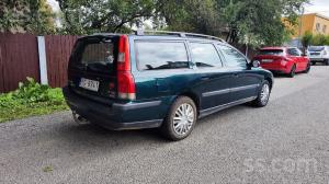 Green Volvo V70 2000 in Riga, with an engine capacity of 2.50 L and mileage of 560 thousand km for 1150 €, photo 3 on AUTOMOTO.COM.LV