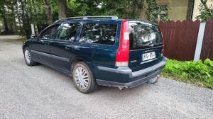 Green Volvo V70 2000 in Riga, with an engine capacity of 2.50 L and mileage of 560 thousand km for 1150 €, photo 4 on AUTOMOTO.COM.LV