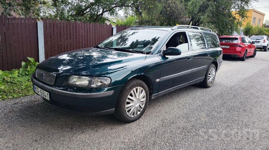 Green Volvo V70 2000 in Riga, with an engine capacity of 2.50 L and mileage of 560 thousand km for 1150 €, photo 5 on AUTOMOTO.COM.LV