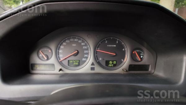 Вольво В70 2000 в Рига на AUTOMOTO.COM.LV Зеленый Вольво В70 2000 в Рига, объемом двигателя 2.50 л и пробегом 560 тыс. км за 1150 €, фото 8 на AUTOMOTO.COM.LV