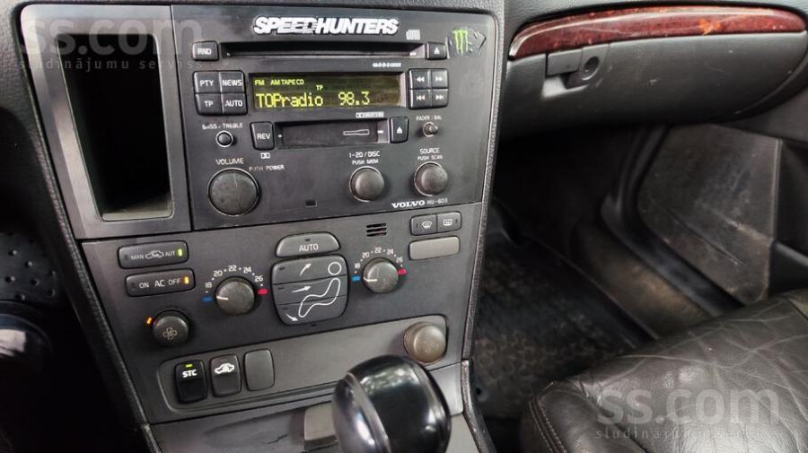 Green Volvo V70 2000 in Riga, with an engine capacity of 2.50 L and mileage of 560 thousand km for 1150 €, photo 9 on AUTOMOTO.COM.LV