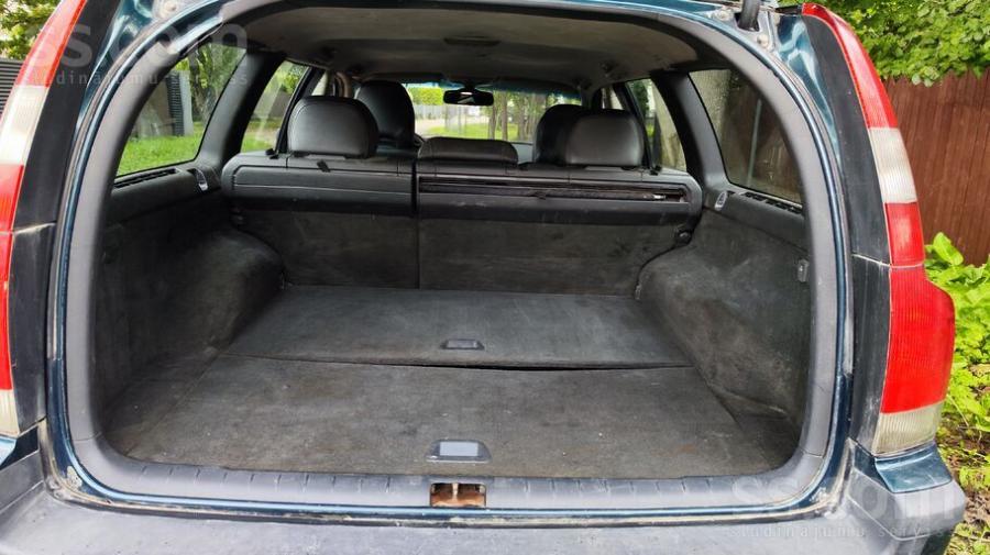Green Volvo V70 2000 in Riga, with an engine capacity of 2.50 L and mileage of 560 thousand km for 1150 €, photo 12 on AUTOMOTO.COM.LV