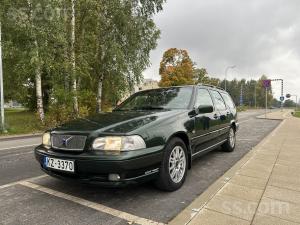 Зеленый Вольво В70 2000 в Рига, объемом двигателя 2.50 л и пробегом 325 тыс. км за 2250 €, фото  на AUTOMOTO.COM.LV