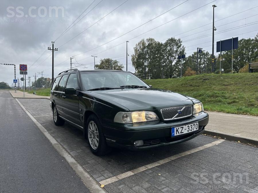 Зеленый Вольво В70 2000 в Рига, объемом двигателя 2.50 л и пробегом 325 тыс. км за 2250 €, фото 4 на AUTOMOTO.COM.LV