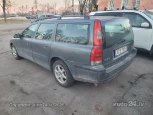 Zaļš Volvo V70 2001 Narva, ar dzinēja tilpumu 2.40 L un nobraukumu 375 tūkst. km par 700 €, foto 3 vietnē AUTOMOTO.COM.LV