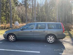 Zaļš Volvo V70 2001 Tallina, ar dzinēja tilpumu 2.40 L un nobraukumu 386 tūkst. km par 1200 €, foto 4 vietnē AUTOMOTO.COM.LV