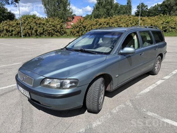 Zaļš Volvo V70 2001 Jēkabpils, ar dzinēja tilpumu 2.50 L un nobraukumu 449 tūkst. km par 1400 €, foto 1 vietnē AUTOMOTO.COM.LV