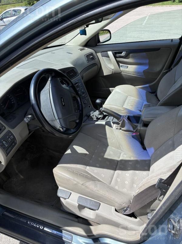 Zaļš Volvo V70 2001 Jēkabpils, ar dzinēja tilpumu 2.50 L un nobraukumu 449 tūkst. km par 1400 €, foto 8 vietnē AUTOMOTO.COM.LV