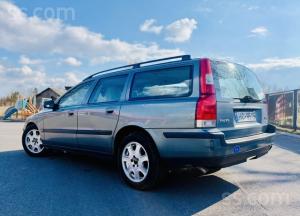 Zaļš Volvo V70 2001 Jelgava, ar dzinēja tilpumu 2.50 L un nobraukumu 364 tūkst. km par 1750 €, foto  vietnē AUTOMOTO.COM.LV