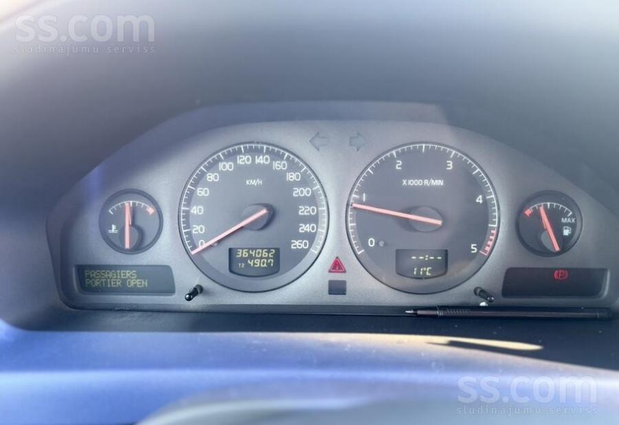 Зеленый Вольво В70 2001 в Елгава, объемом двигателя 2.50 л и пробегом 364 тыс. км за 1750 €, фото 10 на AUTOMOTO.COM.LV