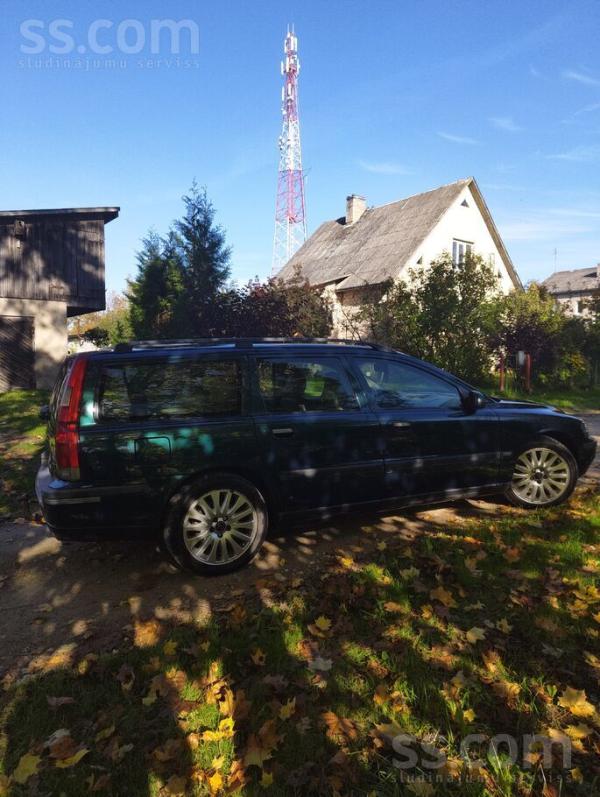 Zaļš Volvo V70 2001 Aizkraukle, ar dzinēja tilpumu 2.40 L un nobraukumu 389 tūkst. km par 1200 €, foto 1 vietnē AUTOMOTO.COM.LV