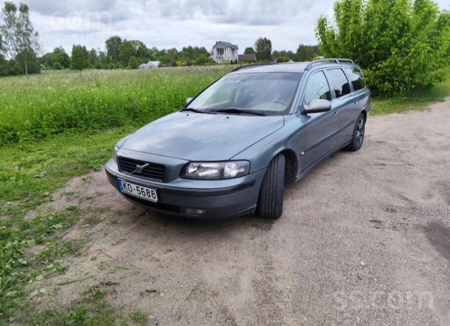 Zaļš Volvo V70 2002 Kuldīga, ar dzinēja tilpumu 2.40 L un nobraukumu 437 tūkst. km par 3750 €, foto 1 vietnē AUTOMOTO.COM.LV