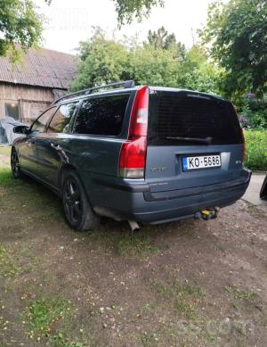Zaļš Volvo V70 2002 Kuldīga, ar dzinēja tilpumu 2.40 L un nobraukumu 437 tūkst. km par 3750 €, foto 4 vietnē AUTOMOTO.COM.LV