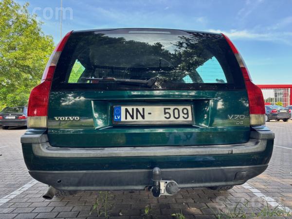 Green Volvo V70 2002 in Riga, with an engine capacity of 2.40 L and mileage of 457 thousand km for 2150 €, photo 4 on AUTOMOTO.COM.LV