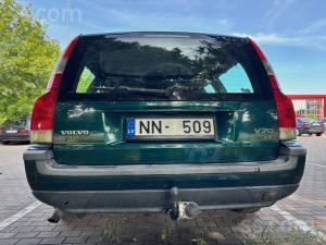 Green Volvo V70 2002 in Riga, with an engine capacity of 2.40 L and mileage of 457 thousand km for 2150 €, photo 4 on AUTOMOTO.COM.LV