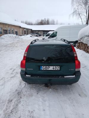 Zaļš Volvo V70 2002 Panevēža, ar dzinēja tilpumu 2.40 L un nobraukumu 475 tūkst. km par 1250 €, foto 3 vietnē AUTOMOTO.COM.LV