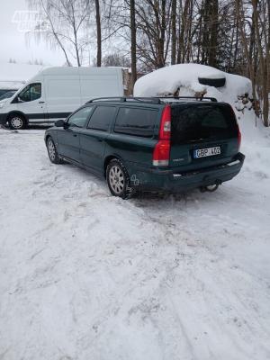 Zaļš Volvo V70 2002 Panevēža, ar dzinēja tilpumu 2.40 L un nobraukumu 475 tūkst. km par 1250 €, foto 4 vietnē AUTOMOTO.COM.LV